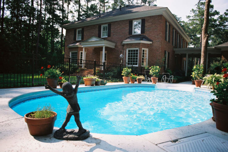 Home - Desjoyaux Pools